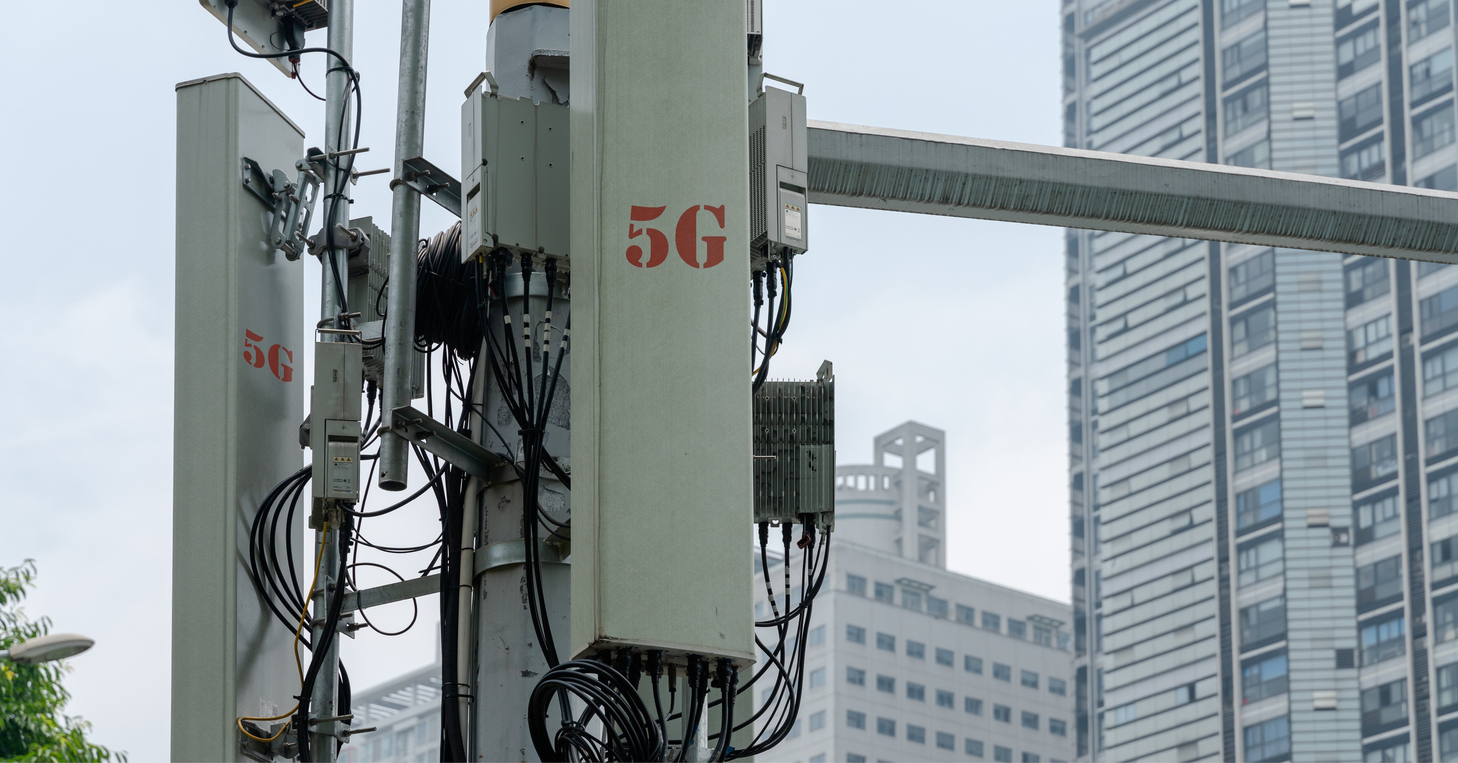Which battery backup is best for 5G small cell node equipment?